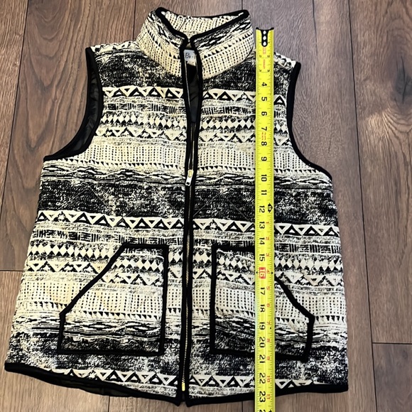 bo bel | Jackets & Coats | Bo Bell Black And White Vest | Poshmark